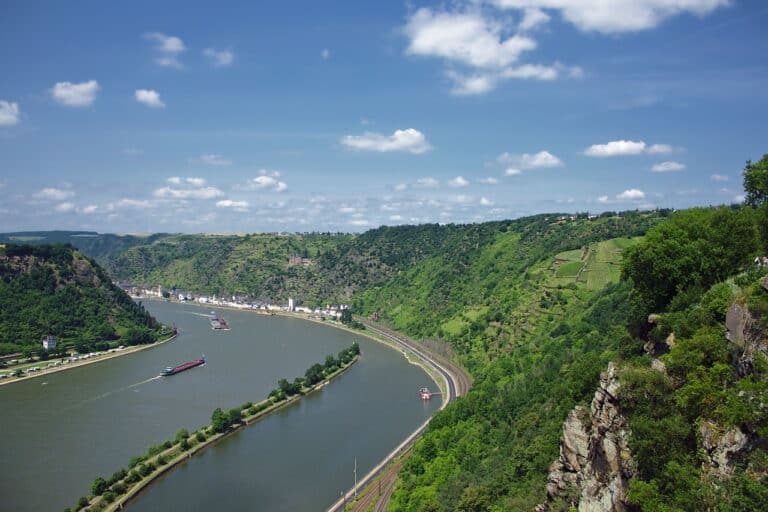 Fluss mit I 🌊 große Liste mit vielen Bildern & Erklärungen