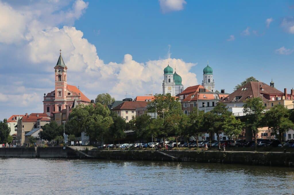 Fluss mit M 🌊 große Liste mit vielen Bildern & Erklärungen