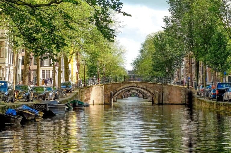 Fluss mit U 🌊 große Liste mit vielen Bildern & Erklärungen